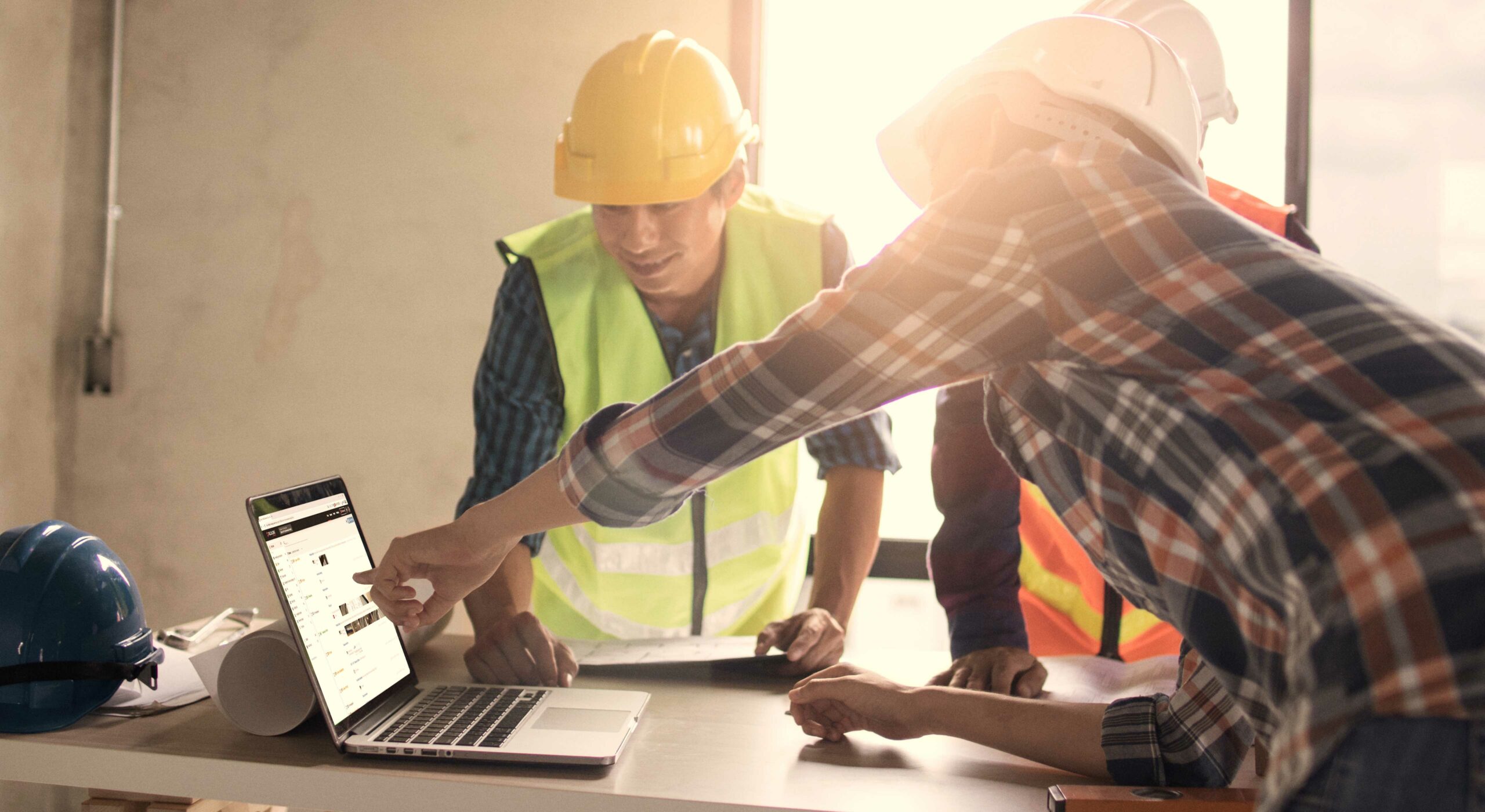 Real-time Jobsite Collaboration Software | Fieldlens by RedTeam